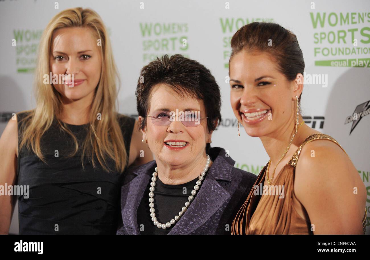 From left, paralympian Aimee Mullins, Women's Sports Foundation founder ...