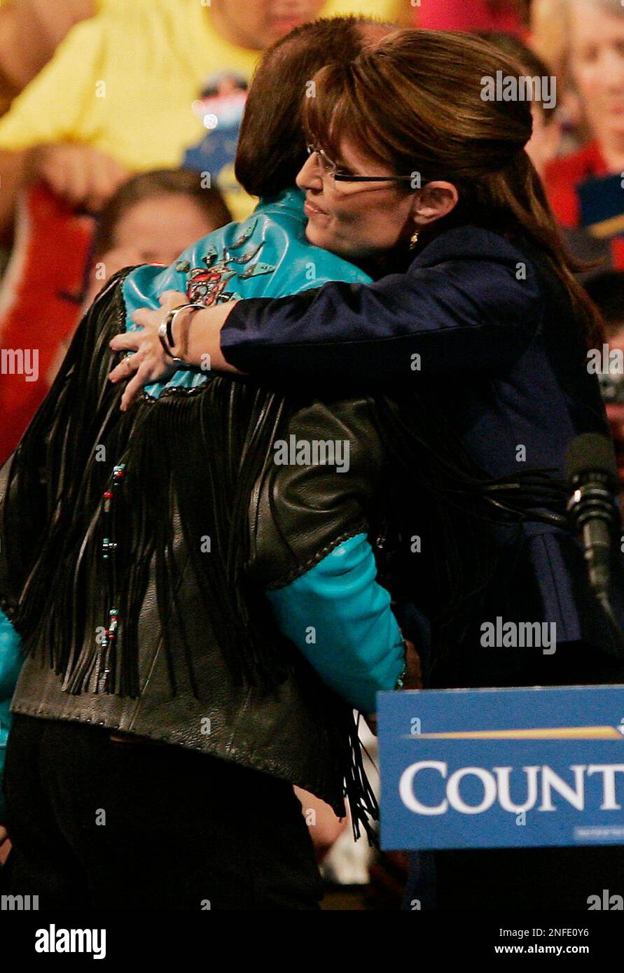Republican vice presidential candidate, Alaska Gov. Sarah Palin, hugs ...