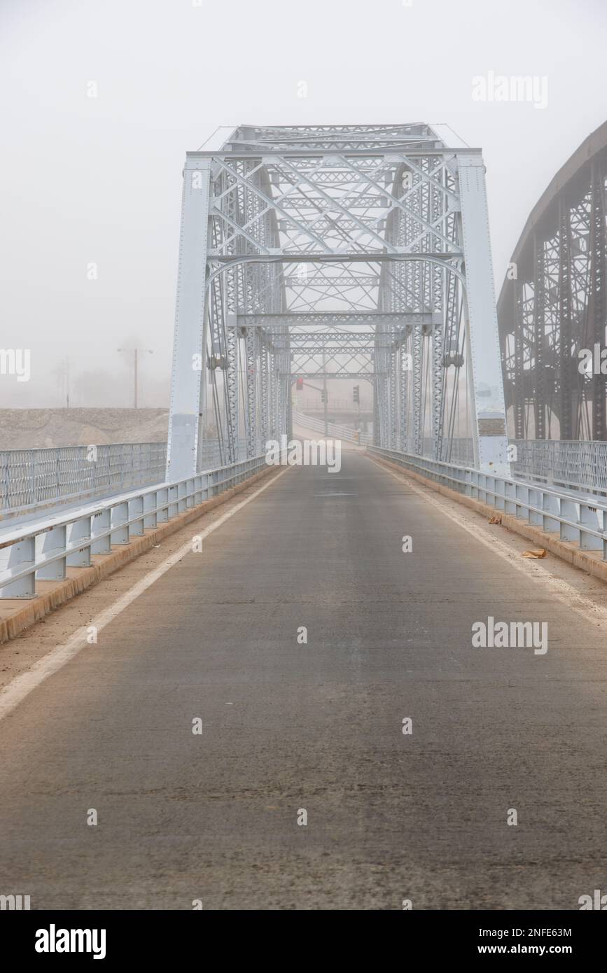 Colorado River bridge at Yuma Az in fog Stock Photo - Alamy