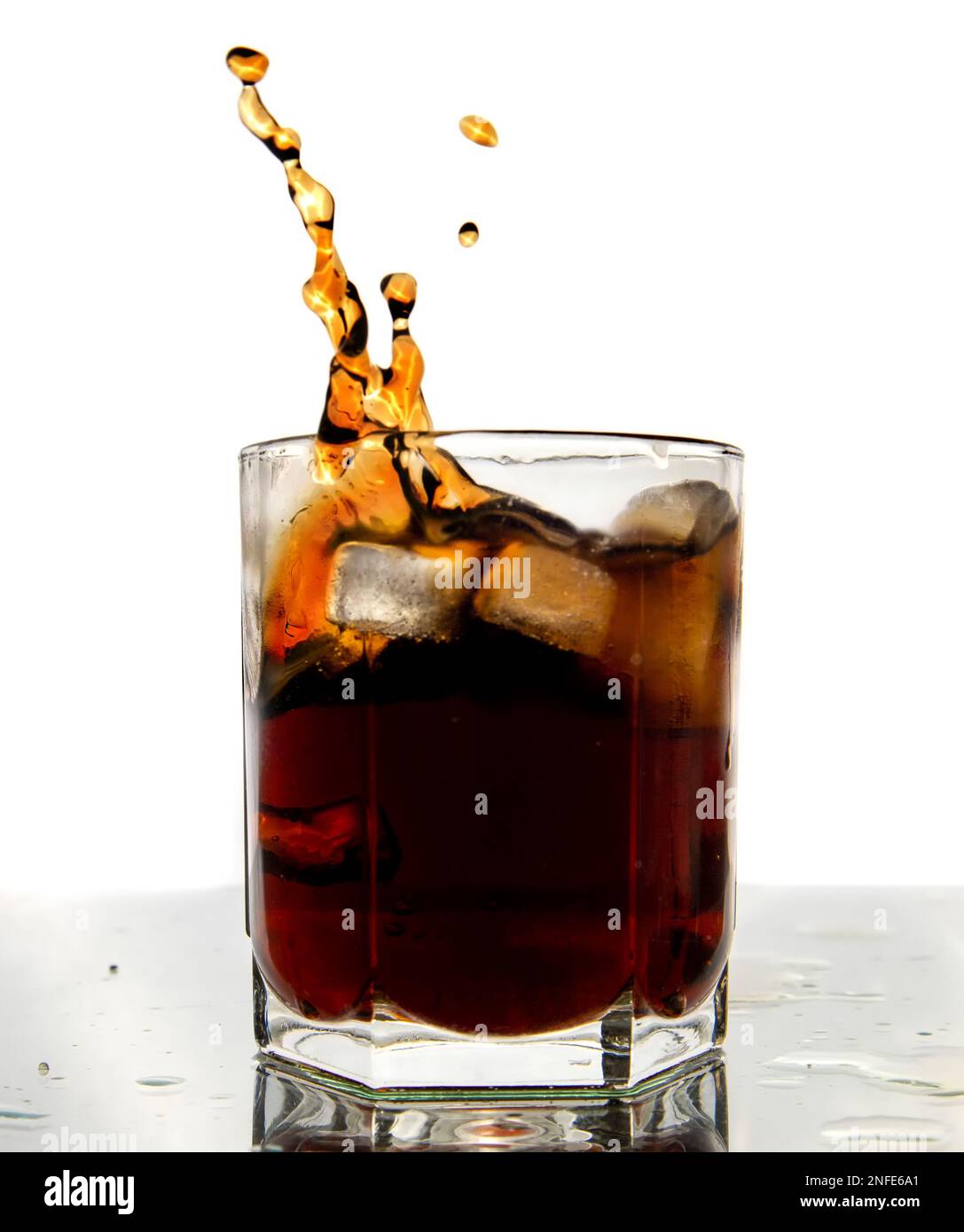 Coca cola splash studio hi-res stock photography and images - Alamy