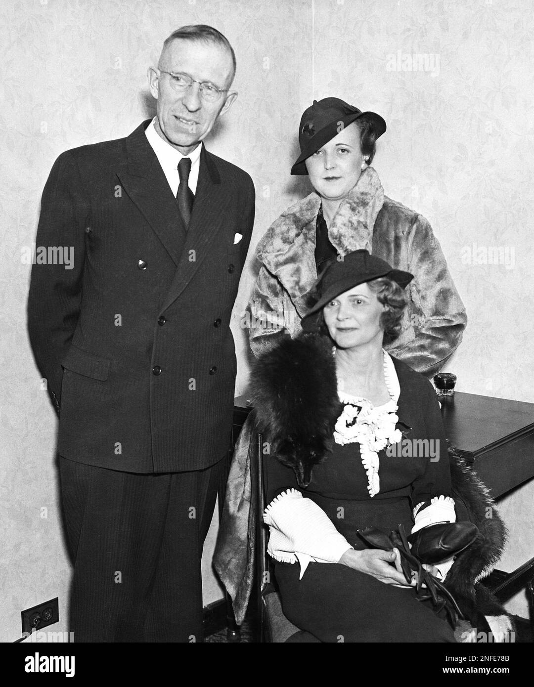 Mrs. Alice Shepard, right, third wife of Maj. Charles Shepard, left ...