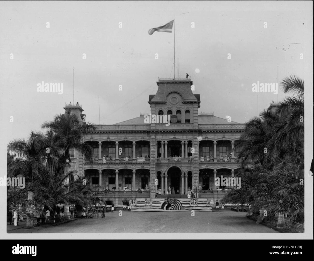 Iolani Palace flying the Hawaiian flag before Annexation ceremony Stock ...