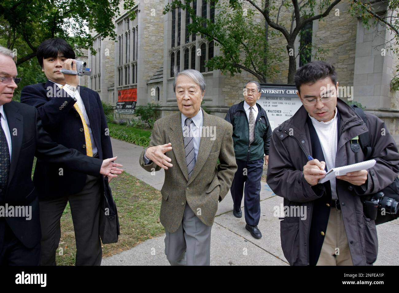 University of Chicago Physics professor Yoichiro Nambu after winning ...