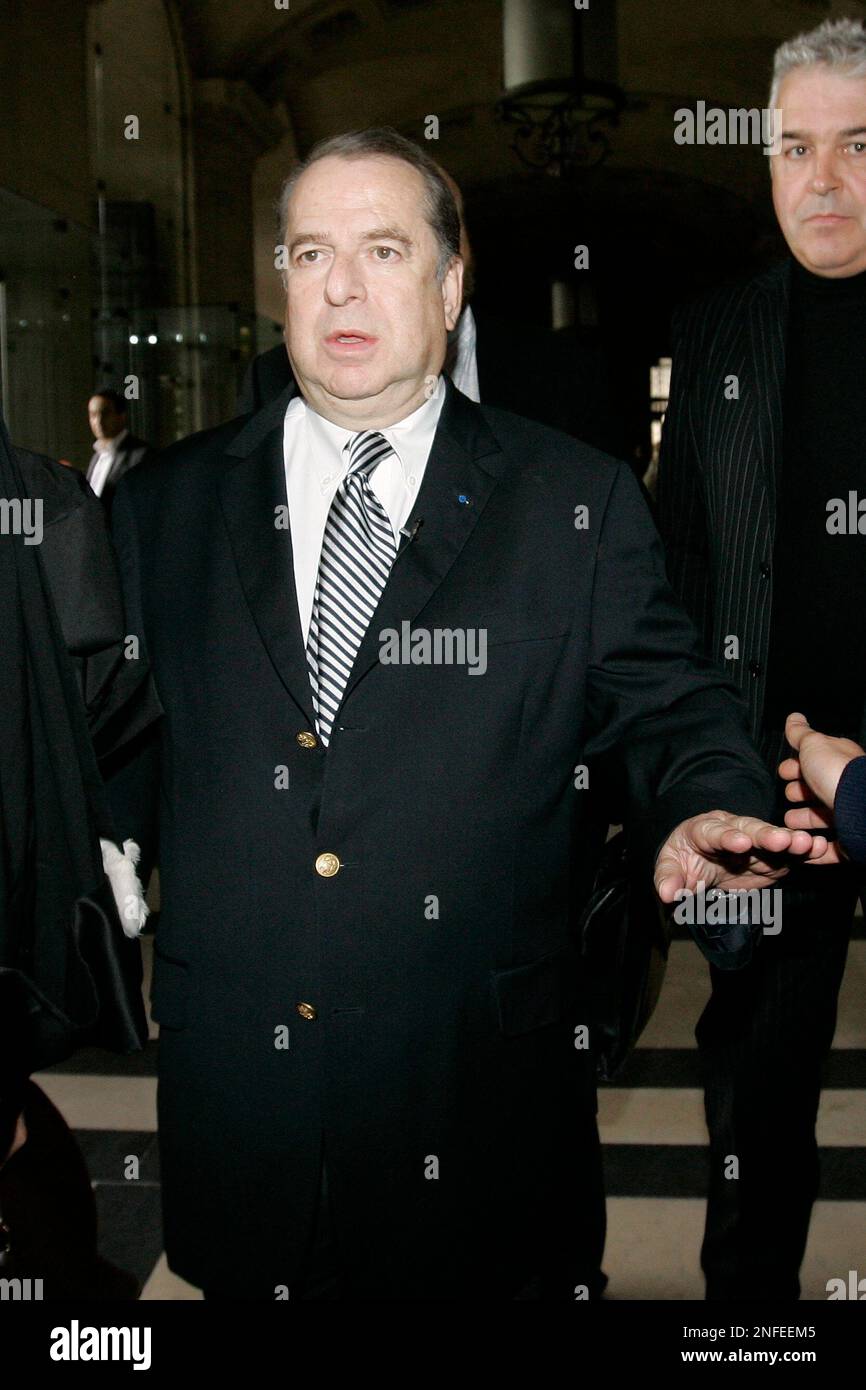 French novelist Paul-Loup Sulitzer arrives at a Paris courthouse ...