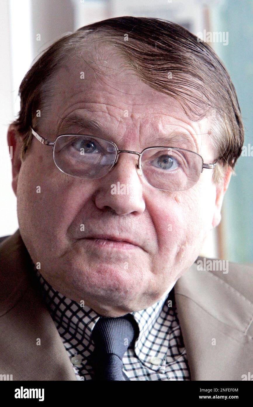 ** FILE ** In this June 5, 2006 file photo, French scientist Luc ...