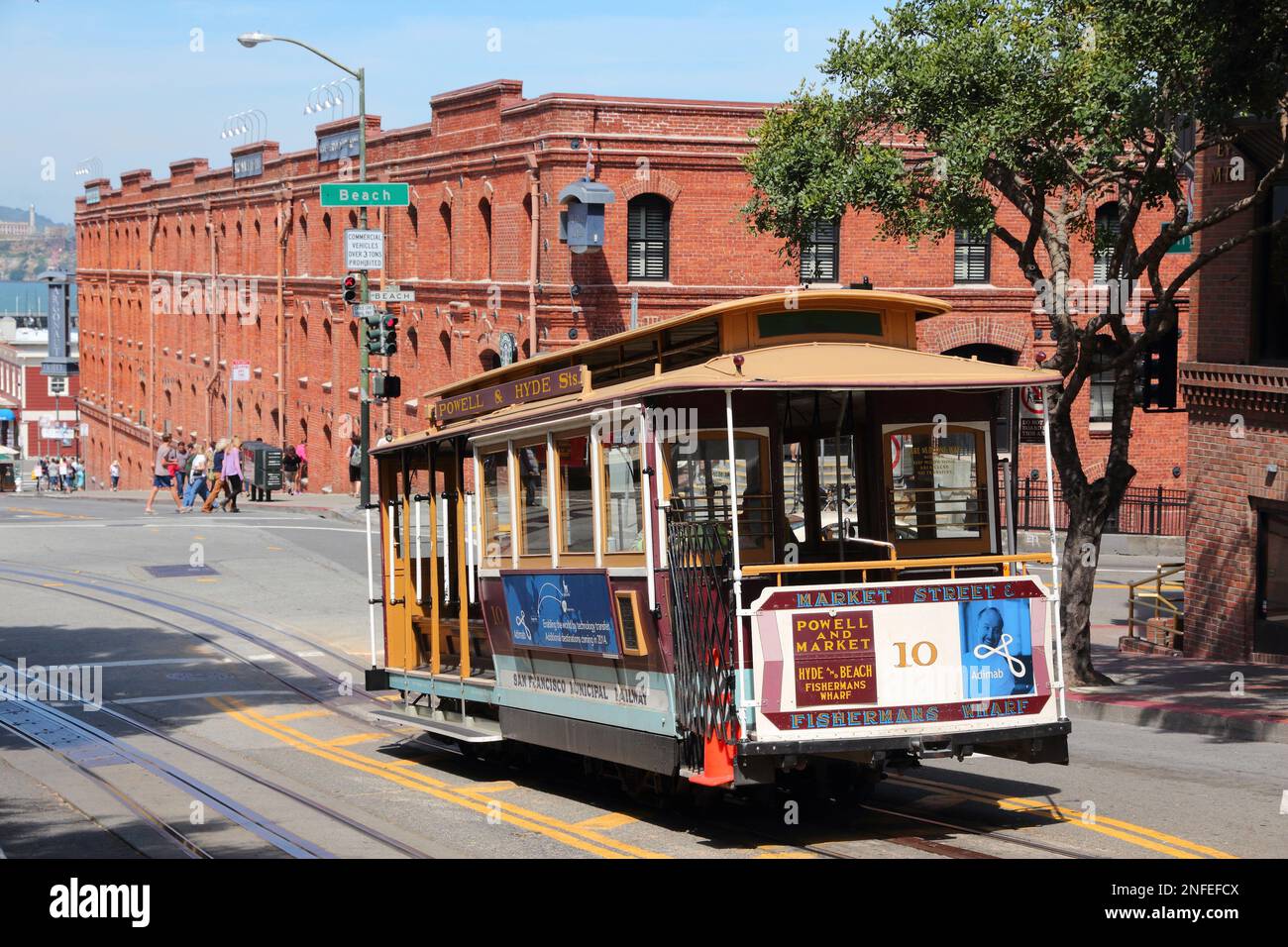 SAN FRANCISCO, USA - APRIL 8, 2014: Historic cable car in San Francisco ...