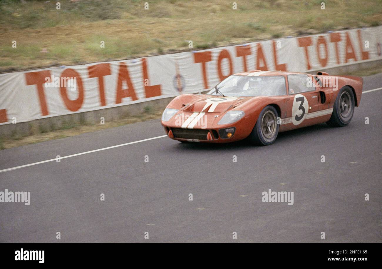 Race car action at Le Mans, June 17, 1966. No. 3 Ford 7-liter, Dan ...
