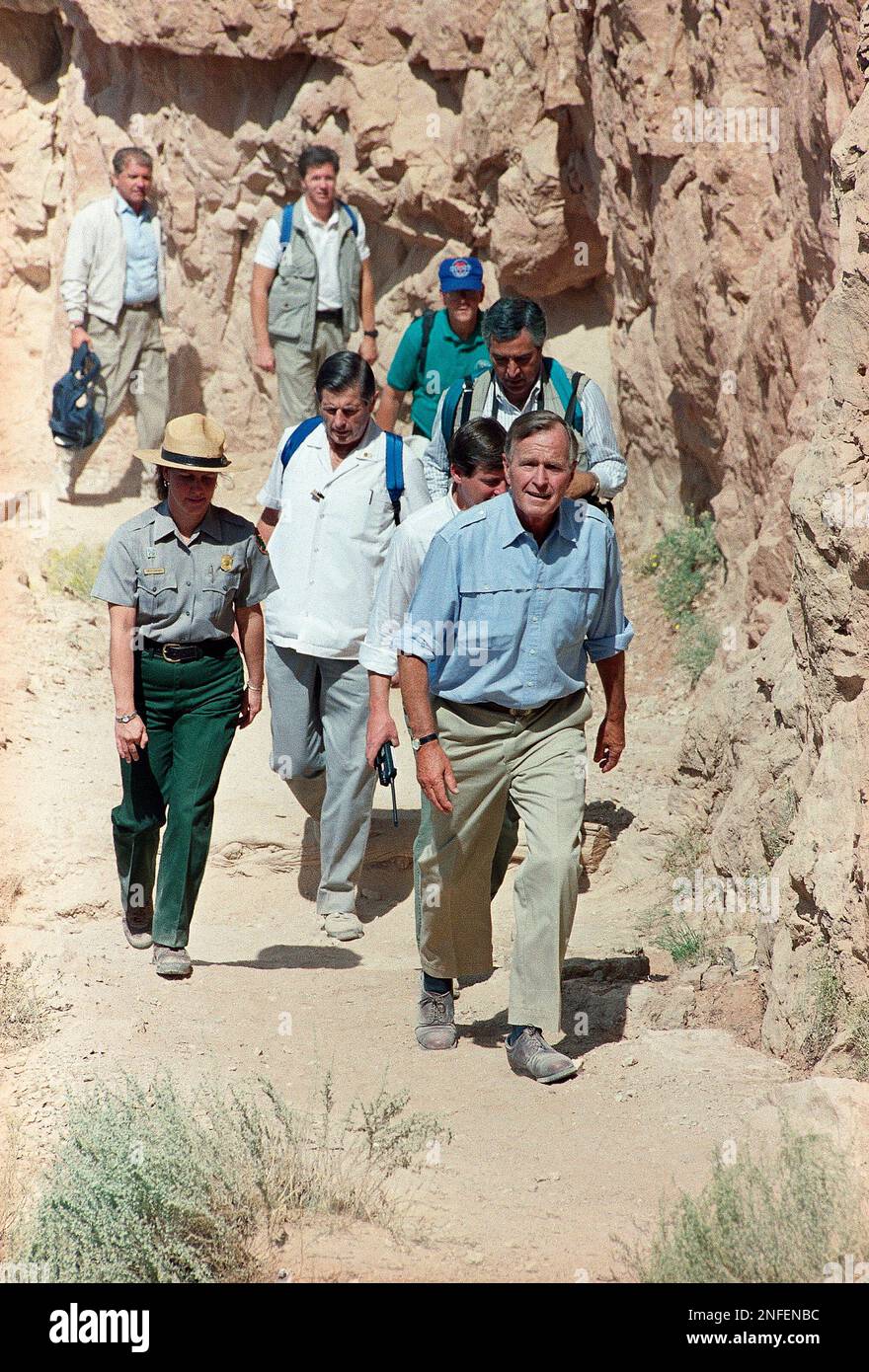 Heading down the Kaibib trail on his hike into the Grand Canyon ...