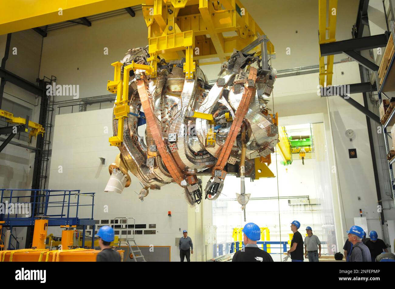 Techniker setzen am Dienstag, 30. Sept. 2008, im Greifswalder Max ...