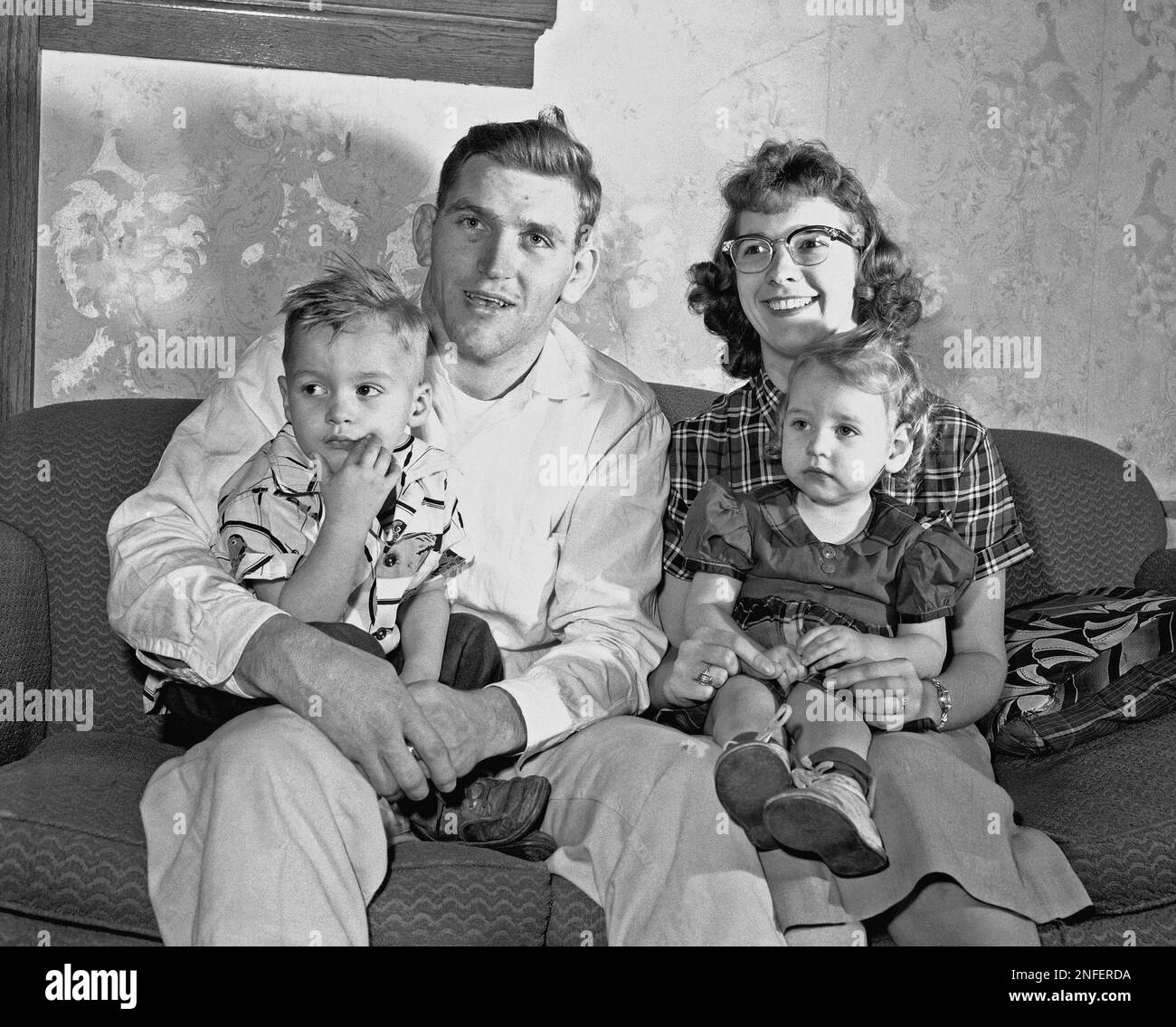 Daniel Hodge, left, sensational Oklahoma University 177 pound wrestling ...