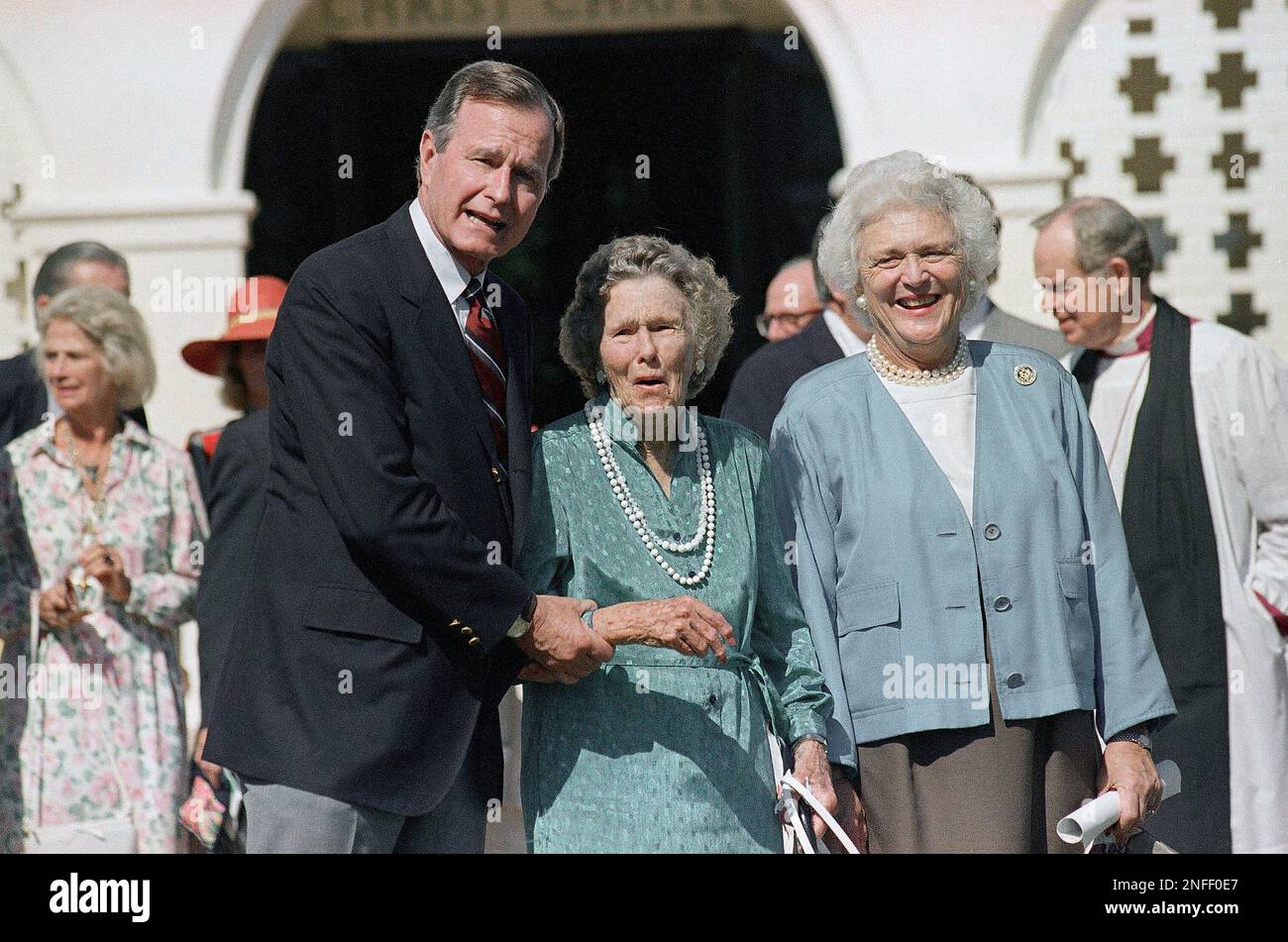 President-elect George Bush poses photographs with his mother Dorothy ...