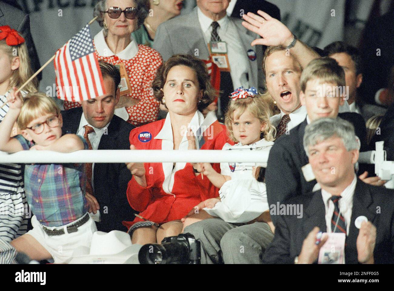 President Bush's family applauds and waves, Monday, August 17, 1992 in ...