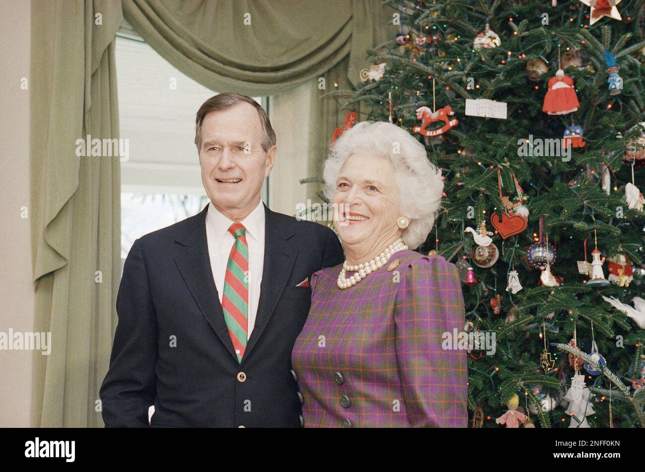 Vice President George H.W. Bush poses with wife Barbara by the White ...