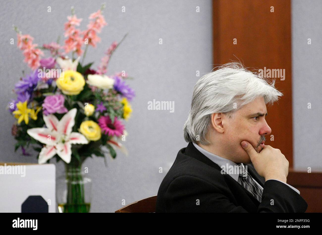 Thomas Riccio testifies during O.J. Simpson's trial in Las Vegas ...