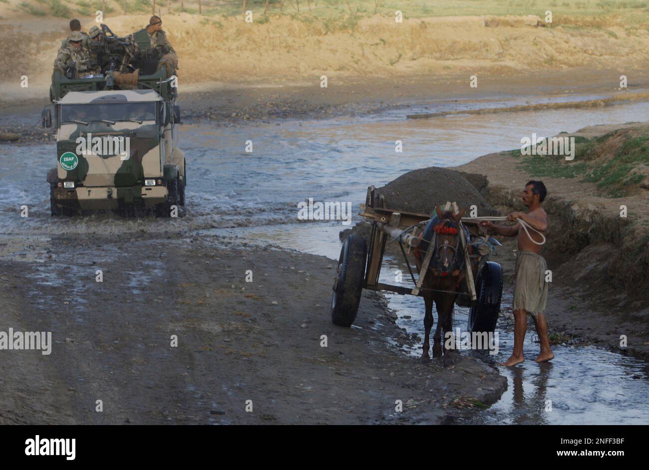 ISAF airborne rangers (Fallschirmjaeger) of the German Federal Armed ...