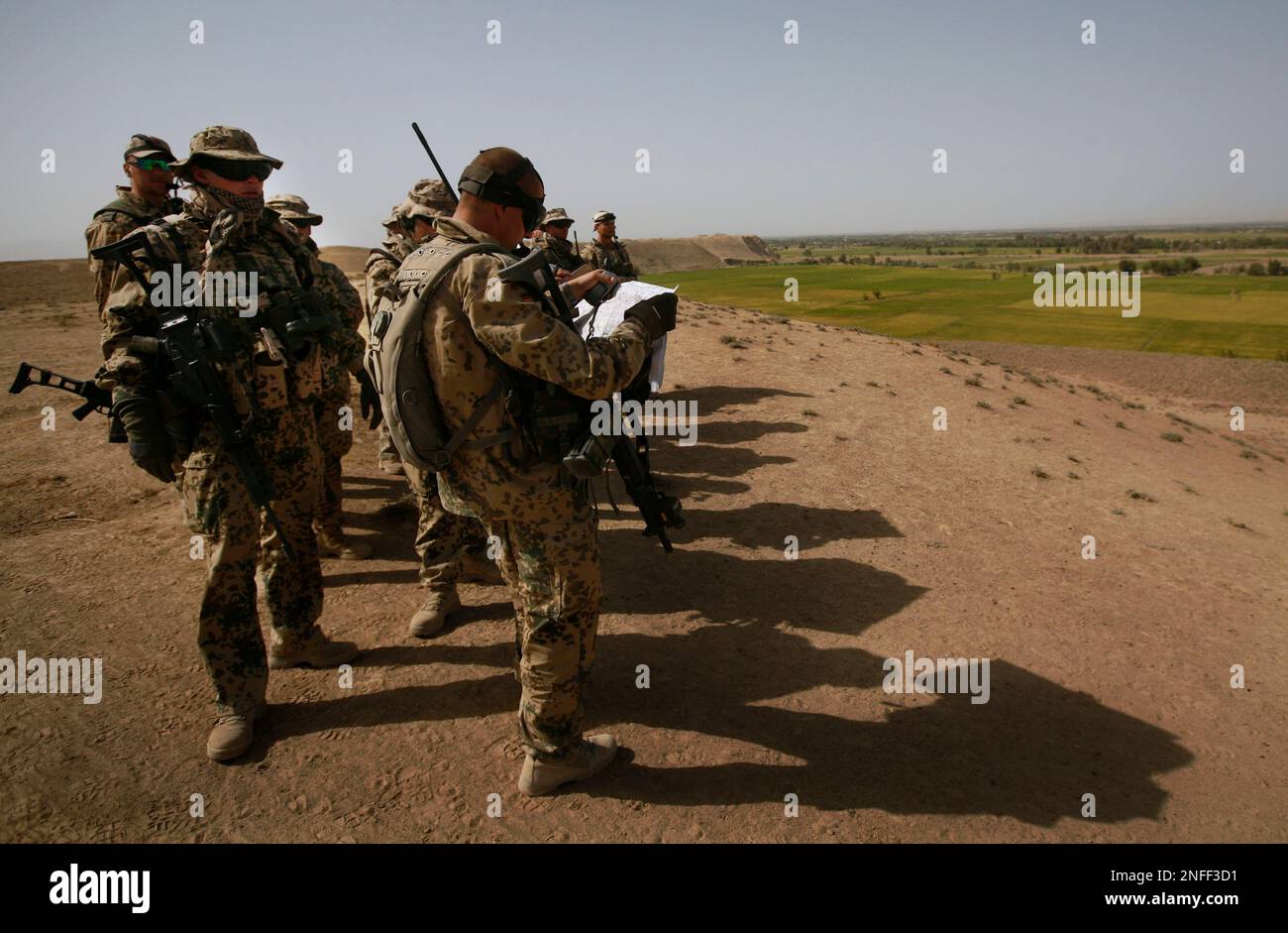 ISAF airborne rangers (Fallschirmjaeger) of the German Federal Armed ...