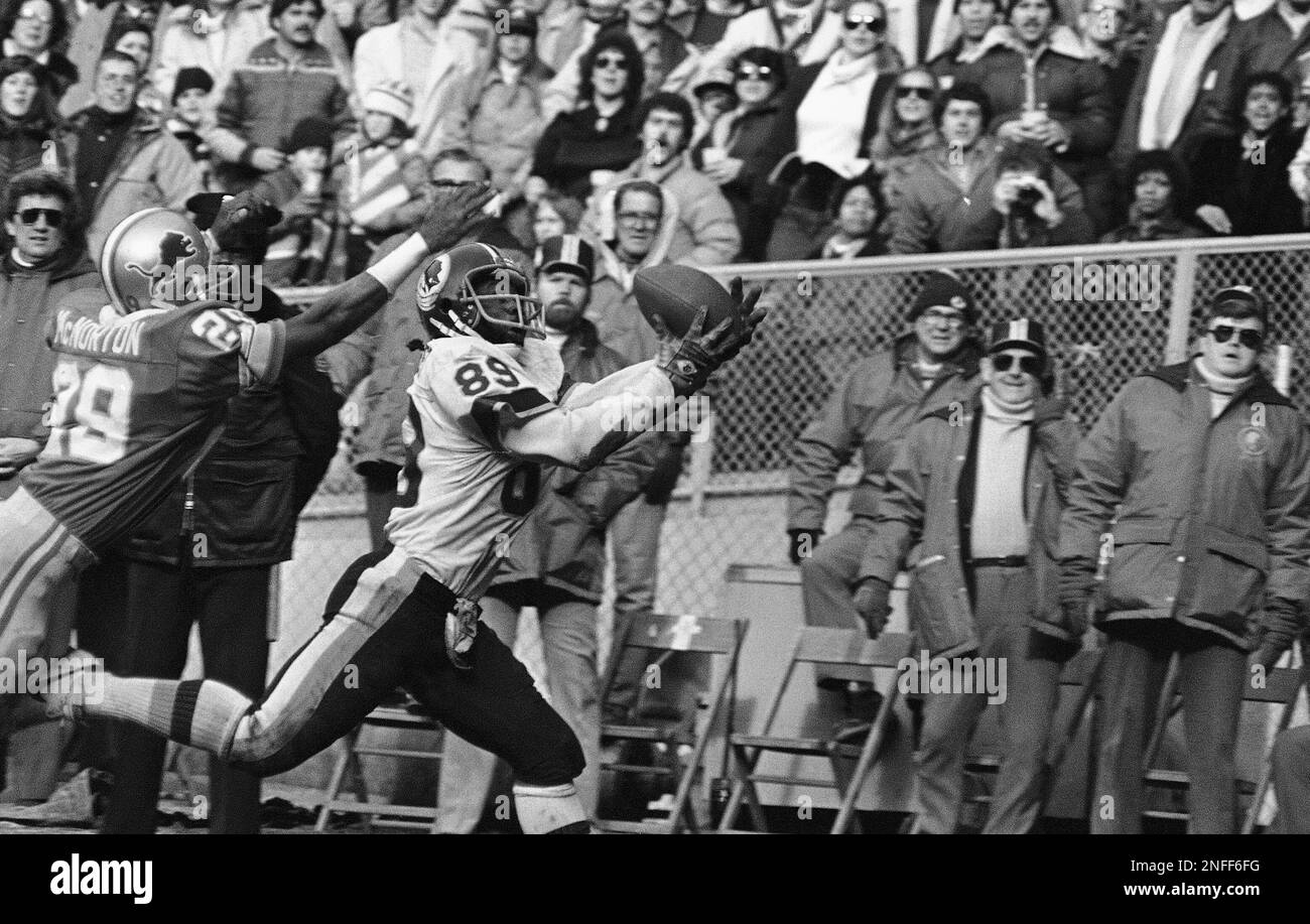 Alvin Garrett (89) of the Washington Redskins catches yet another pass ...