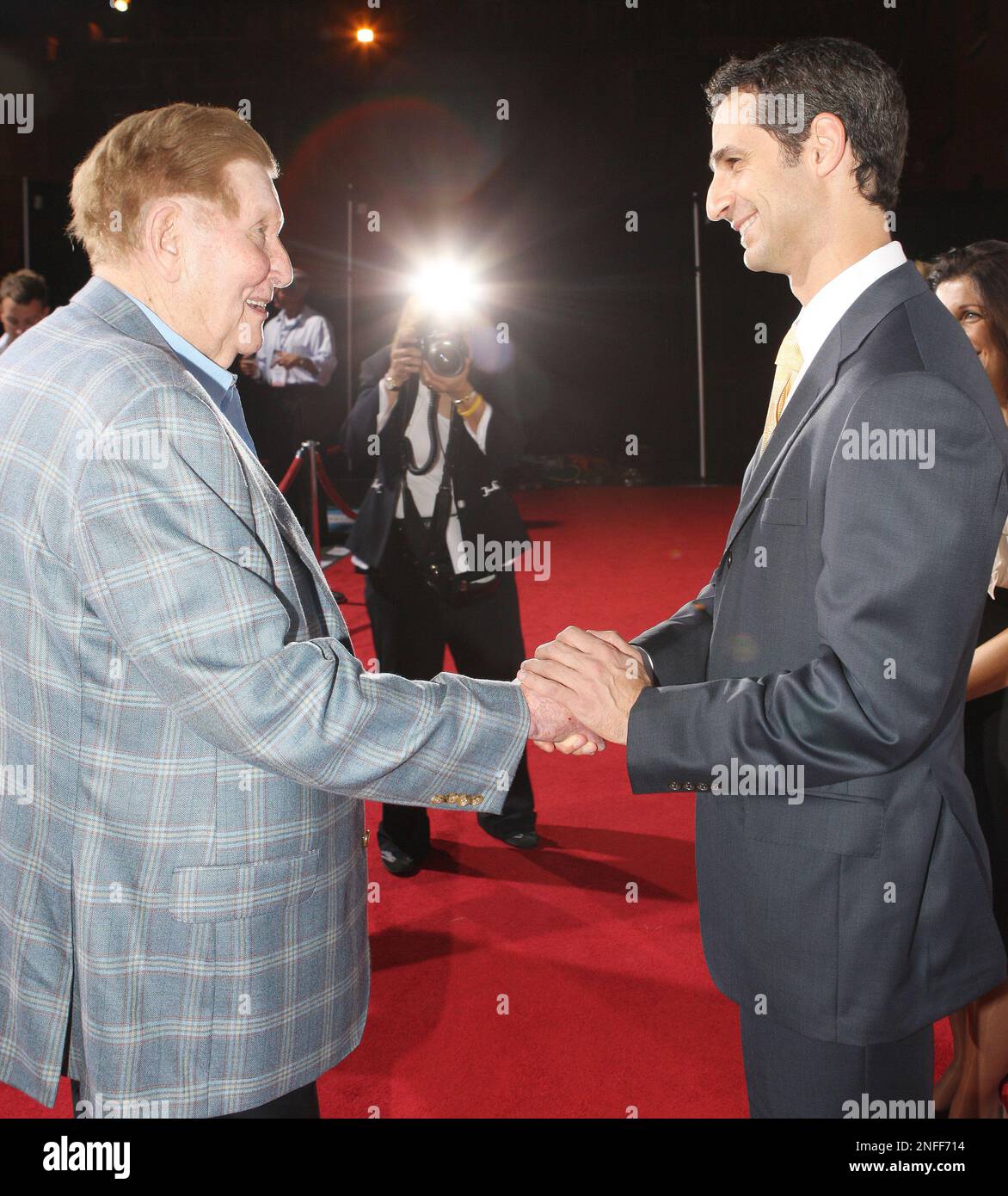 Sumner Redstone, left, and Consul General of Israel in Los Angeles ...