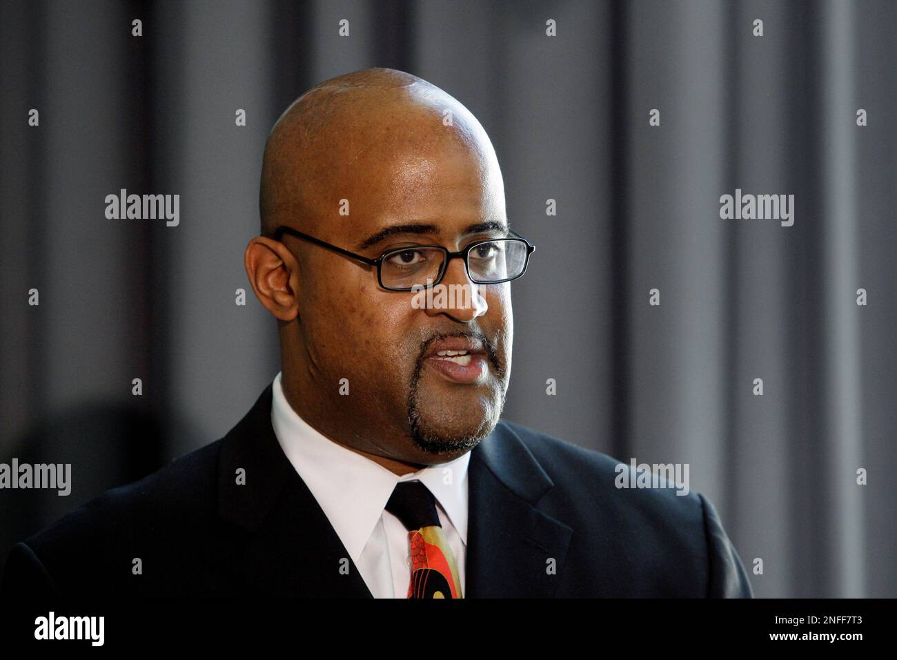 Ken Cockrel Jr., who becomes mayor Friday, introduces James Barren as ...