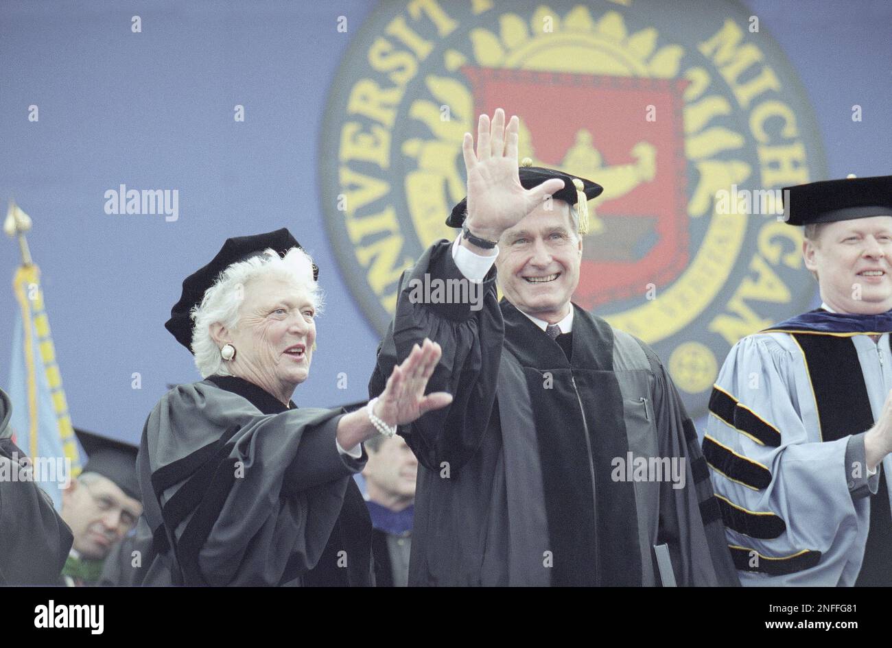 President George H.W. Bush, center, and first lady Barbara Bush, left ...
