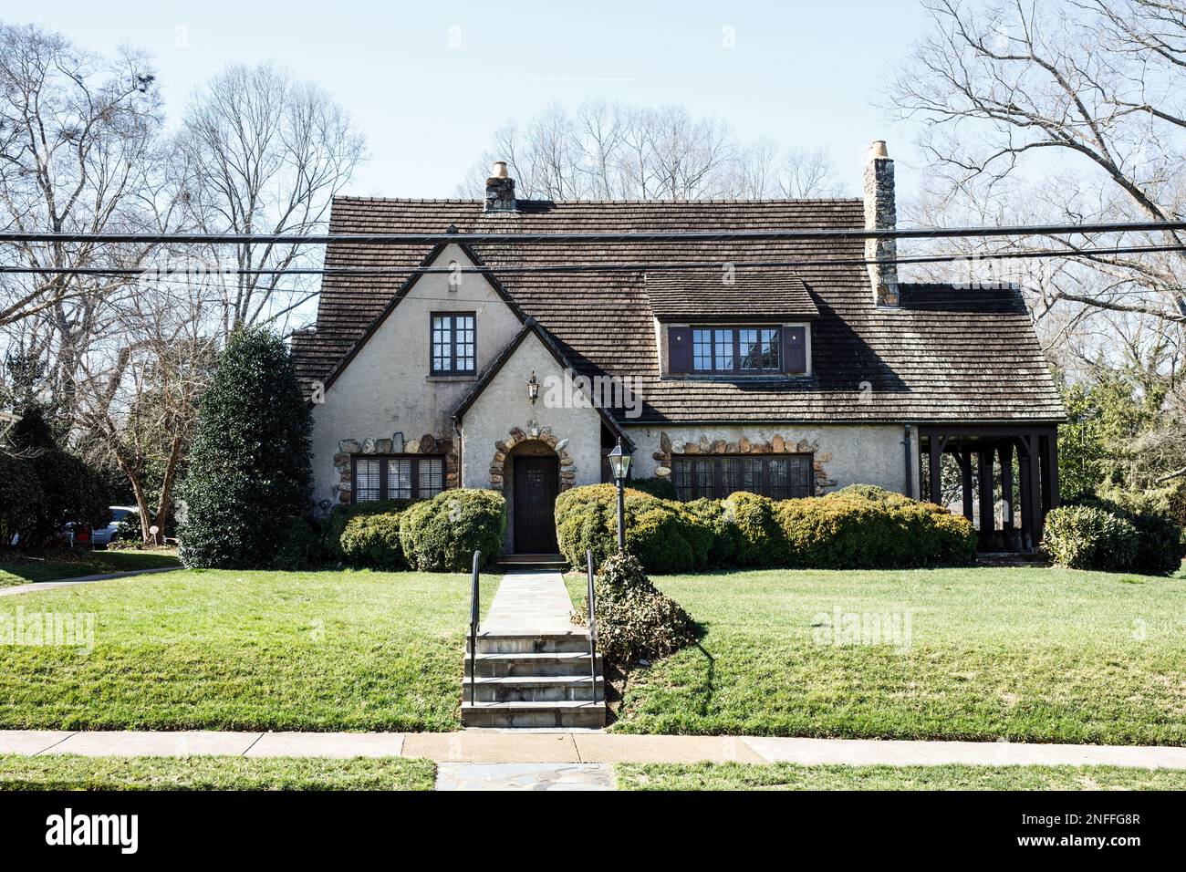 Stucco cottage style hi-res stock photography and images - Alamy