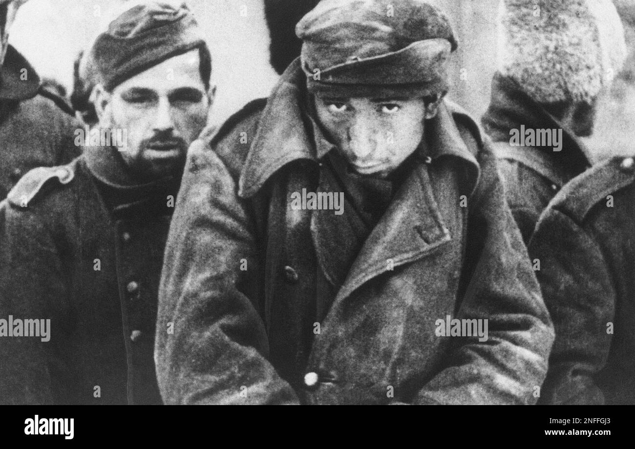 Germans and other Axis soldiers, captured, Feb. 19, 1943 at Stalingrad ...