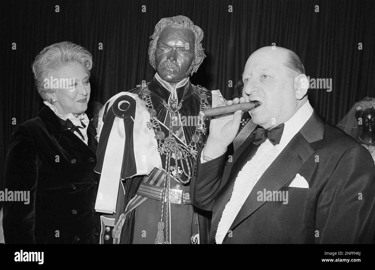 Lord Lew Grade, British TV and theater entrepreneur poses with actress ...