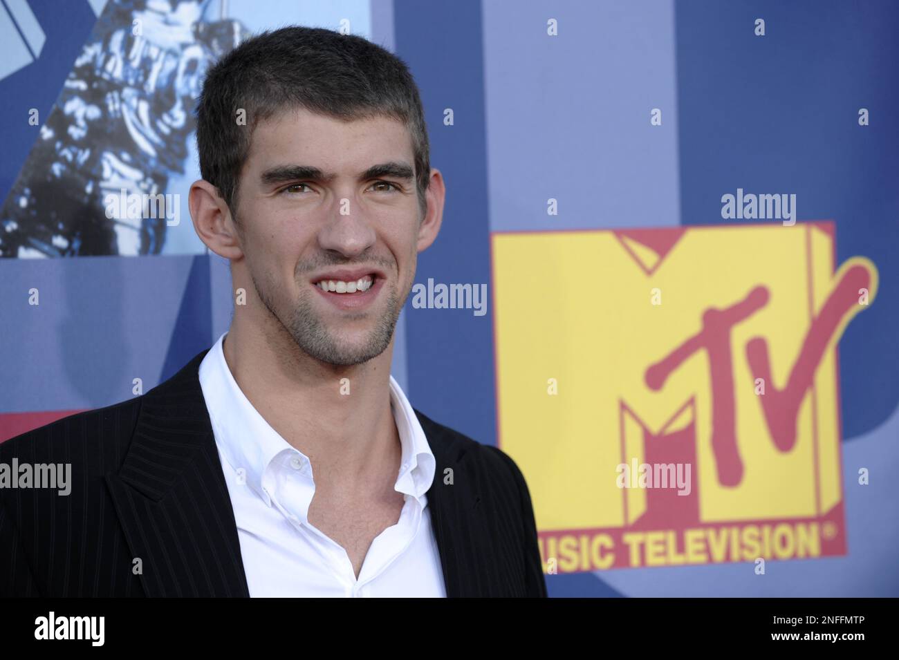 Michael Phelps arrives at the 2008 MTV Video Music Awards held at ...