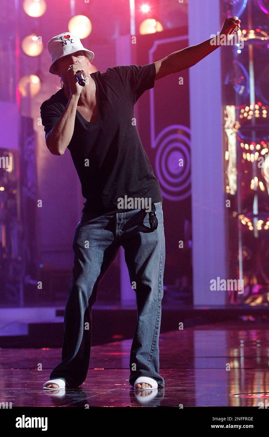 Singer and rapper Kid Rock performs during a rehearsal at the MTV Video ...