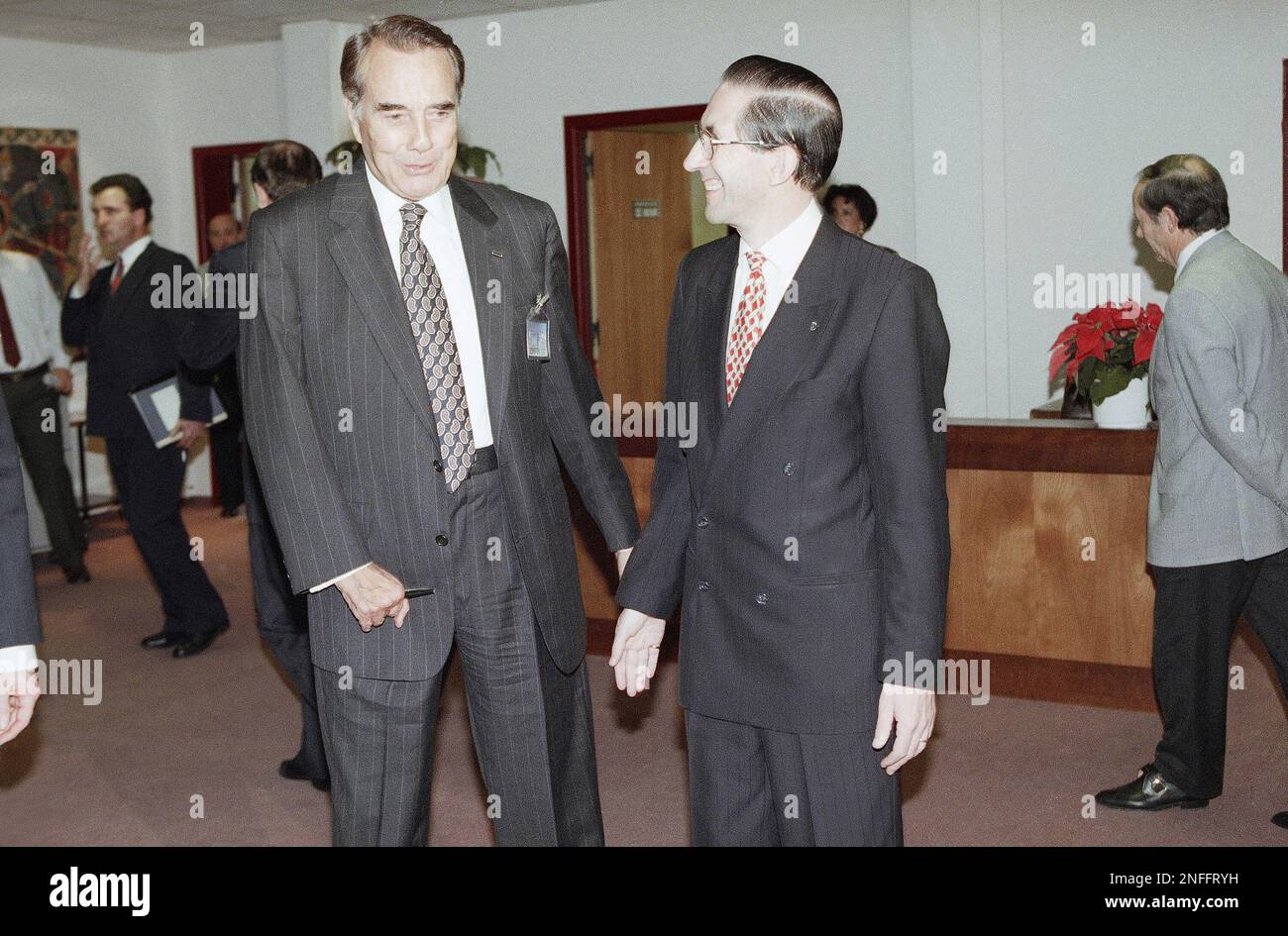 Bob dole 1994 hi-res stock photography and images - Alamy