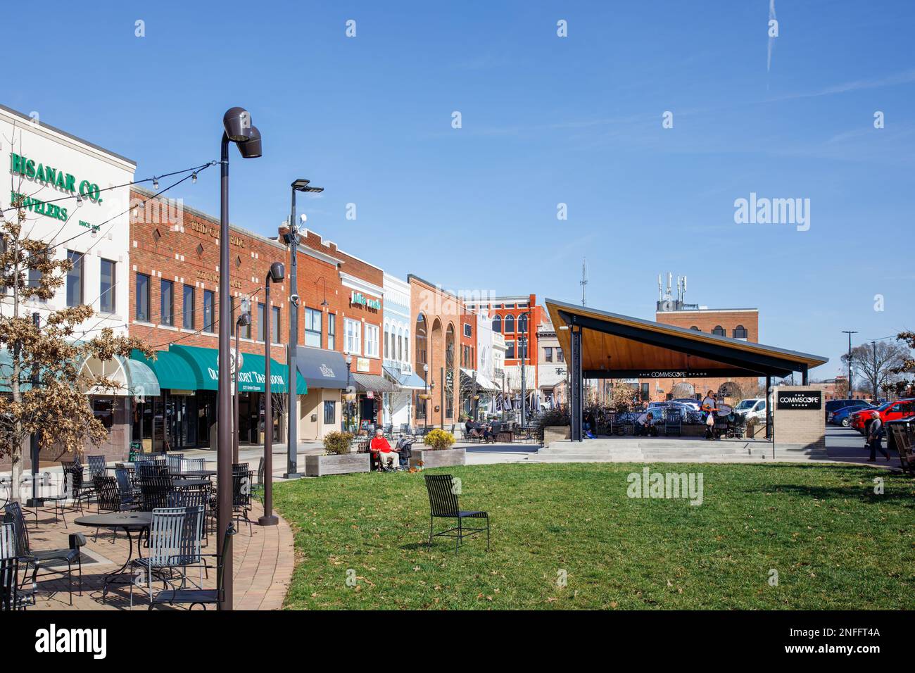 HICKORY, NC, USA-14 FEB 2023: Downtown plaza with outdoor dining ...