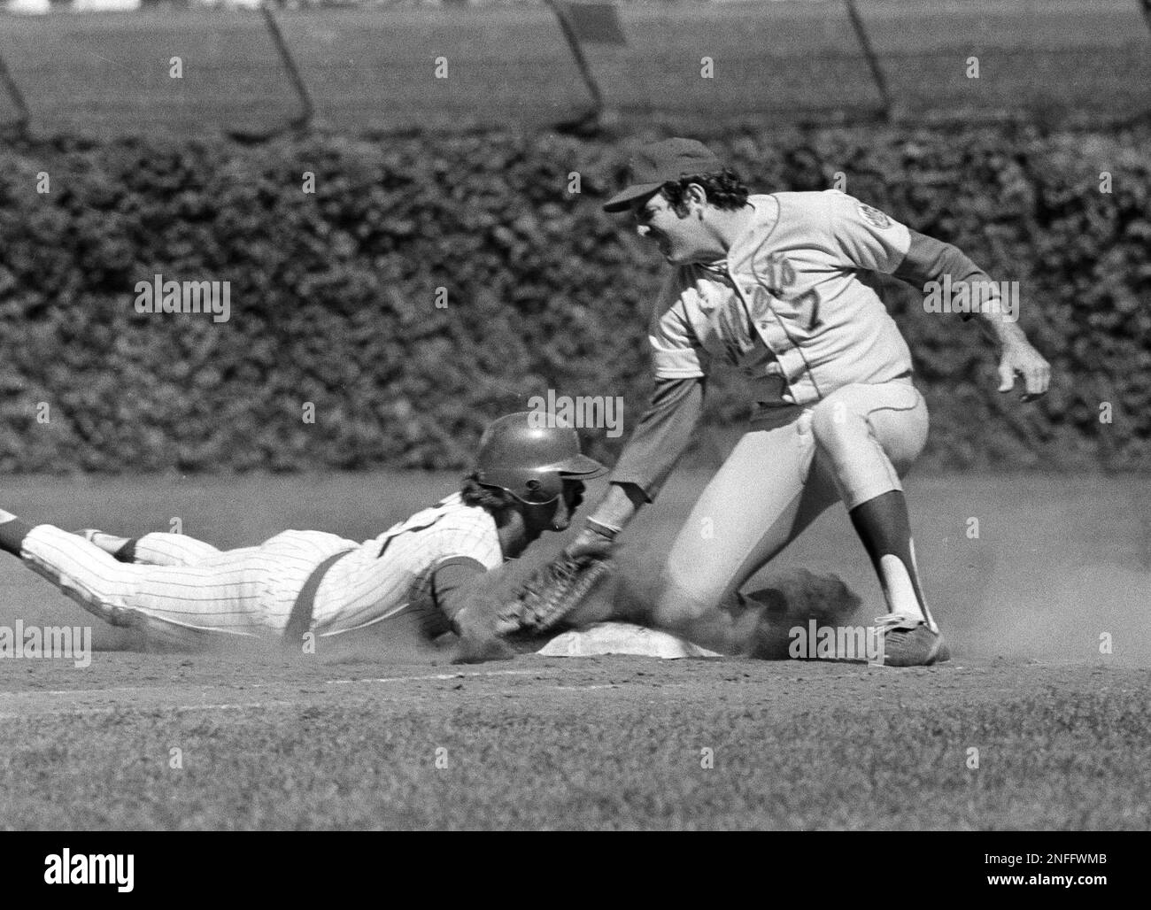 New York Mets first baseman Ed Kranepool introduces his glove to ...