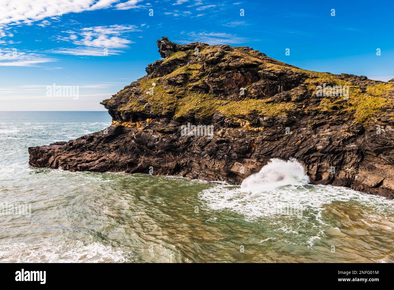 The Devil's Bellows blowhole at low tide in Boscastle Harbour ...