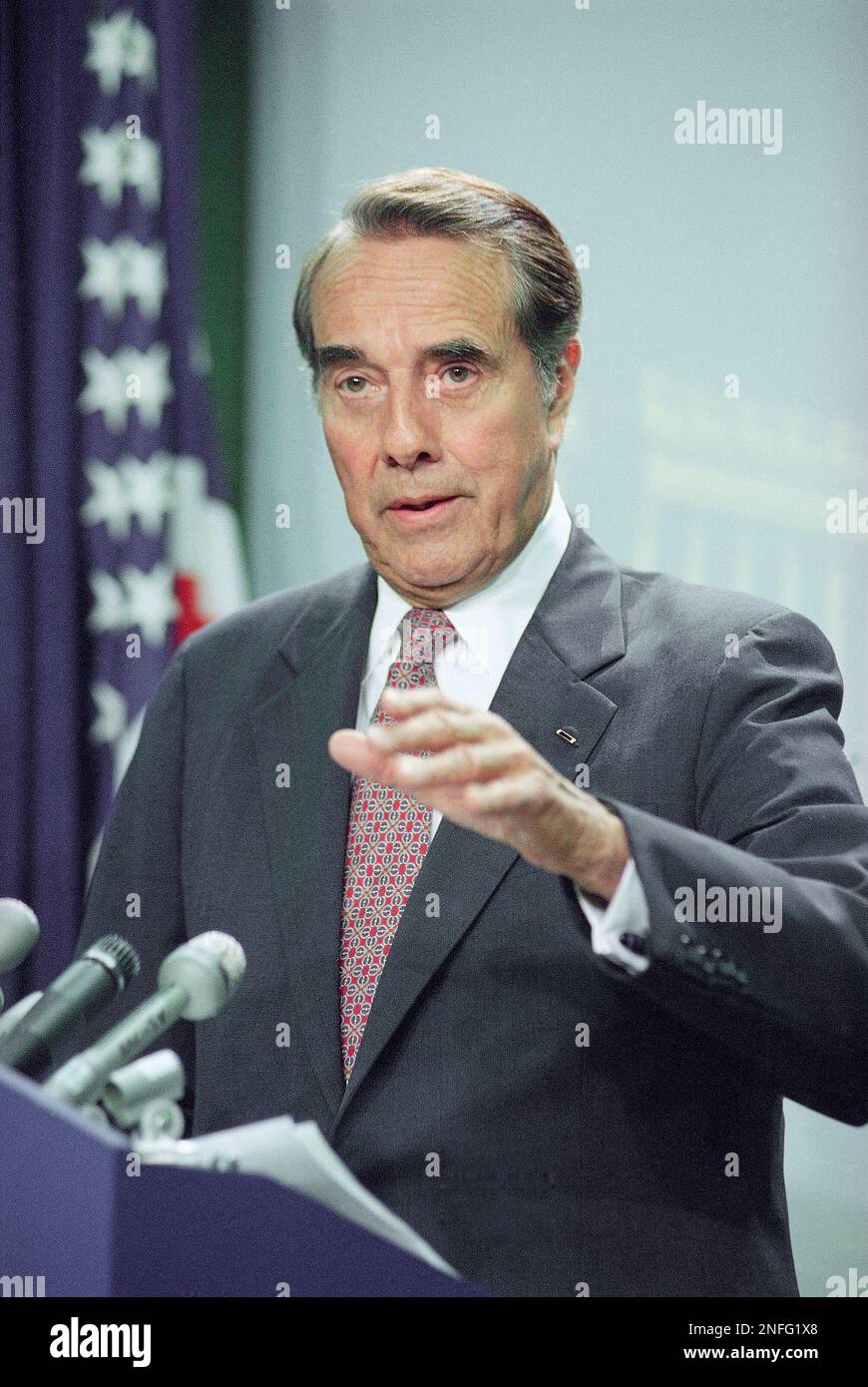 Bob dole 1994 hi-res stock photography and images - Alamy