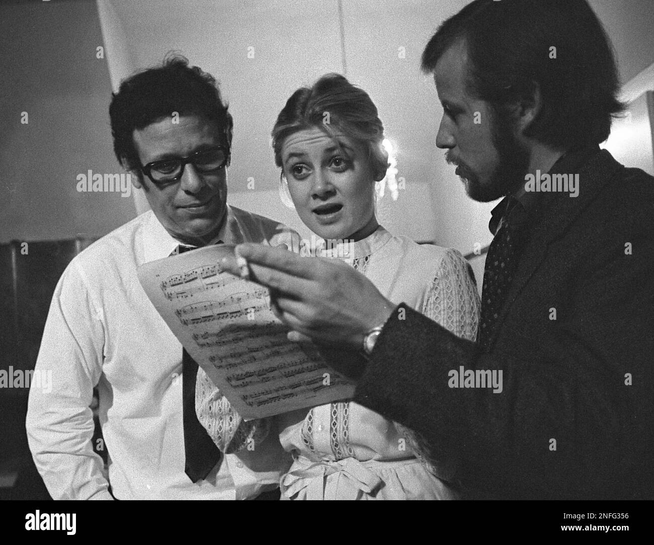 Danish singer Gitte Haenning, center, records a song for the German ...