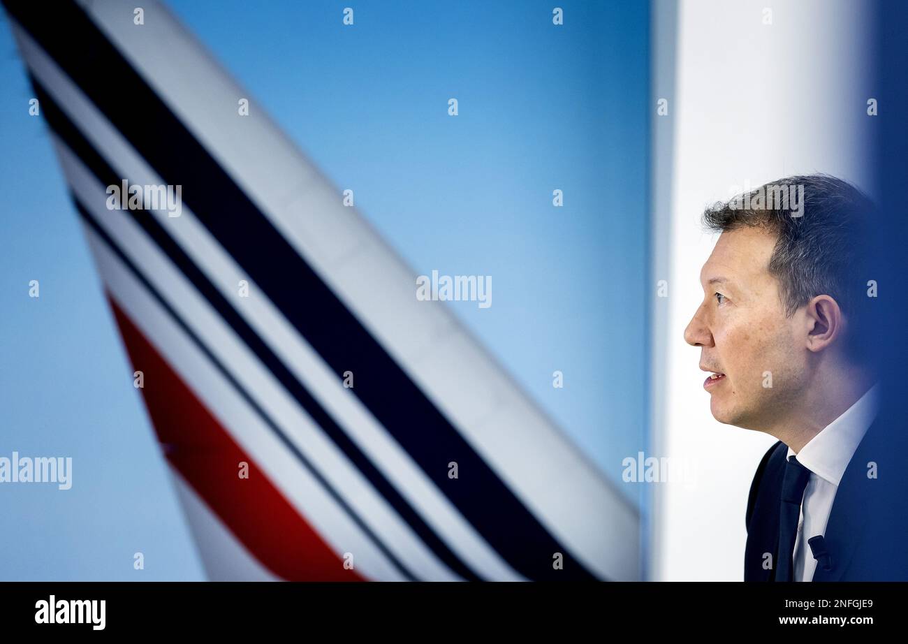 PARIS - Benjamin Smith, CEO Air France-KLM during the explanation of ... PARIS - Benjamin Smith, CEO Air France-KLM during the explanation of ...