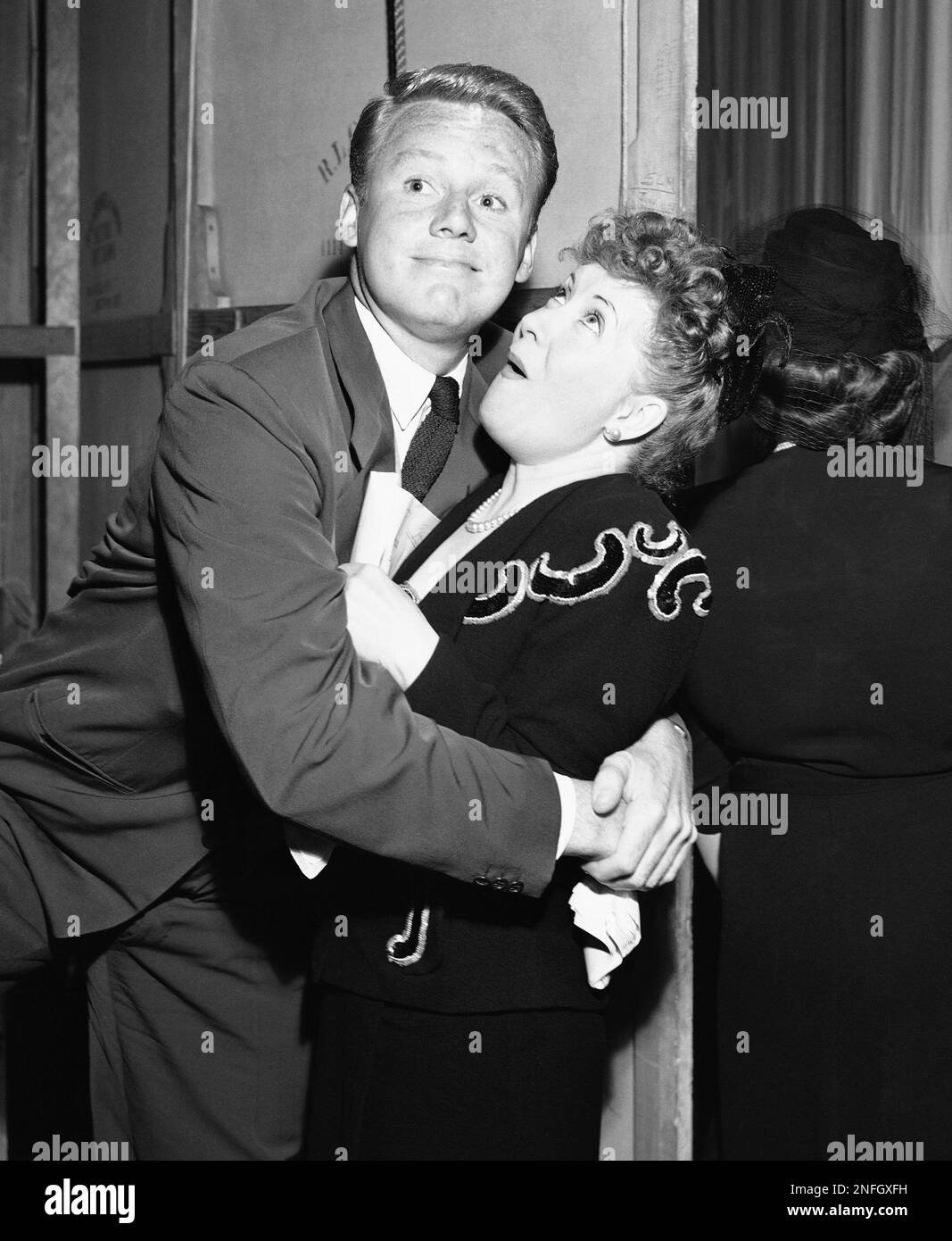 Gracie Allen, right, shown with Van Johnson, when Johnson was a guest ...