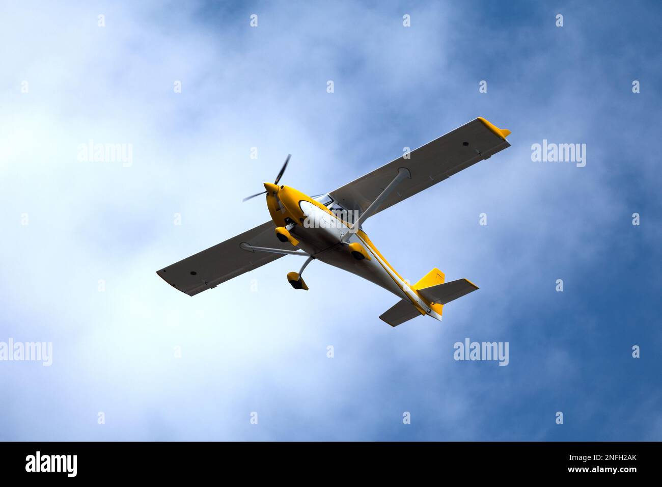Yellow sw hi-res stock photography and images - Alamy