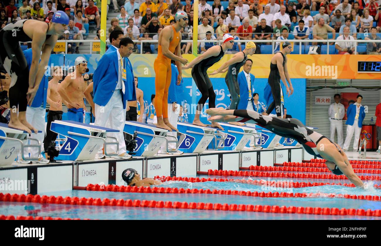 U.S. men's 4x200-meter freestyle relay team anchor Peter Vanderkaay ...