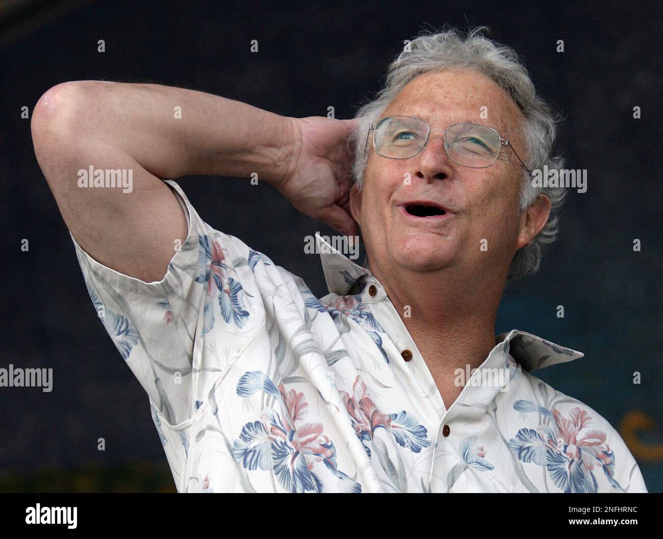 **FILE**May 1, 2008 file picture shows Randy Newman arriving on stage ...