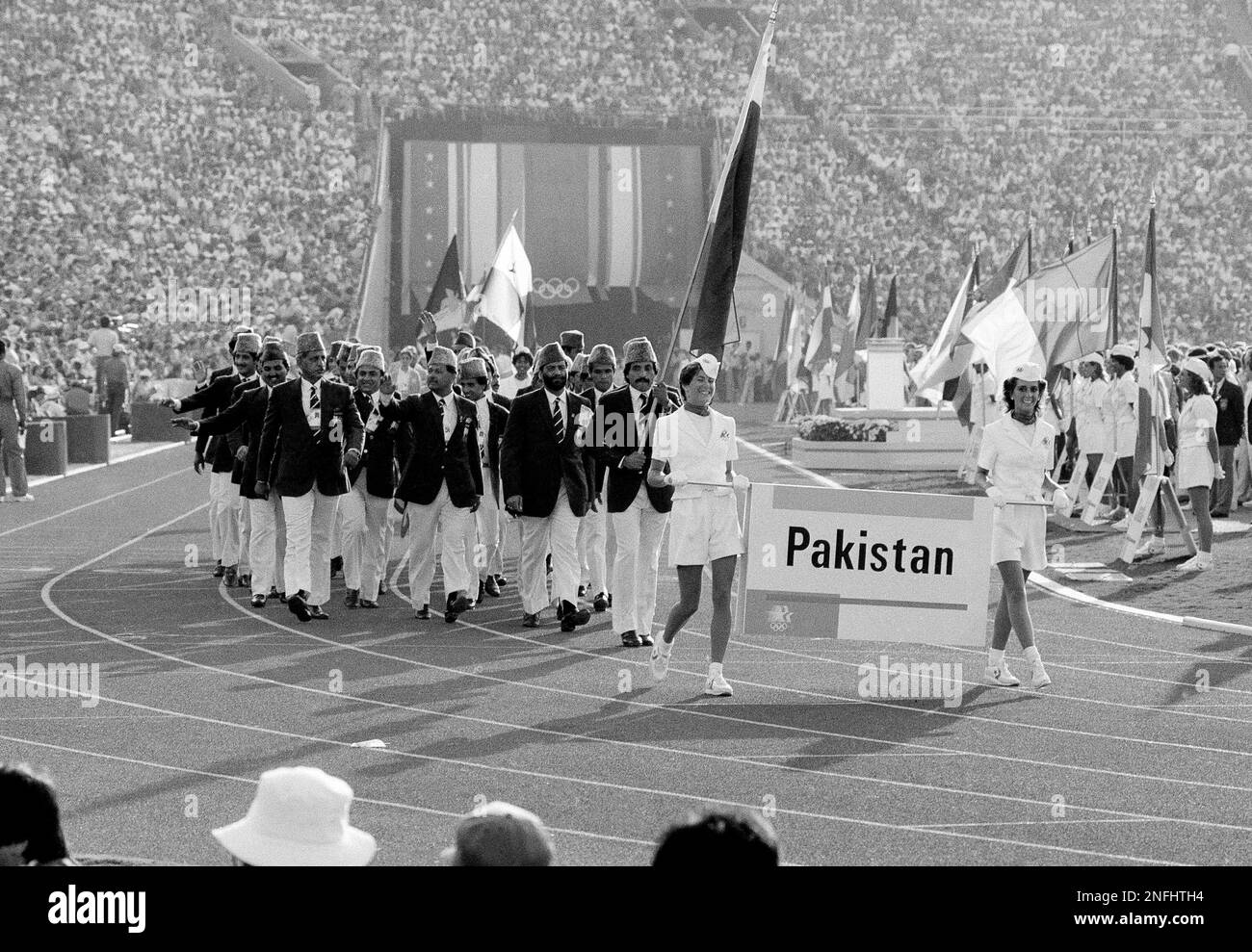 Members of the Pakistan Olympic team march in The Parade of The ...