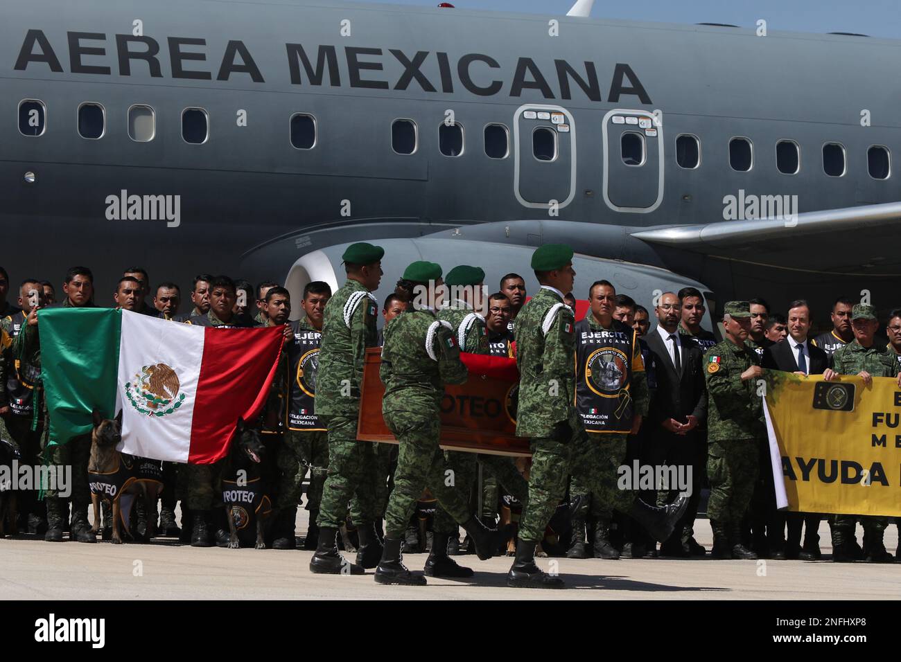 Mexico City, Mexico. 16th Feb, 2023. Military, perform a tribute to the ...