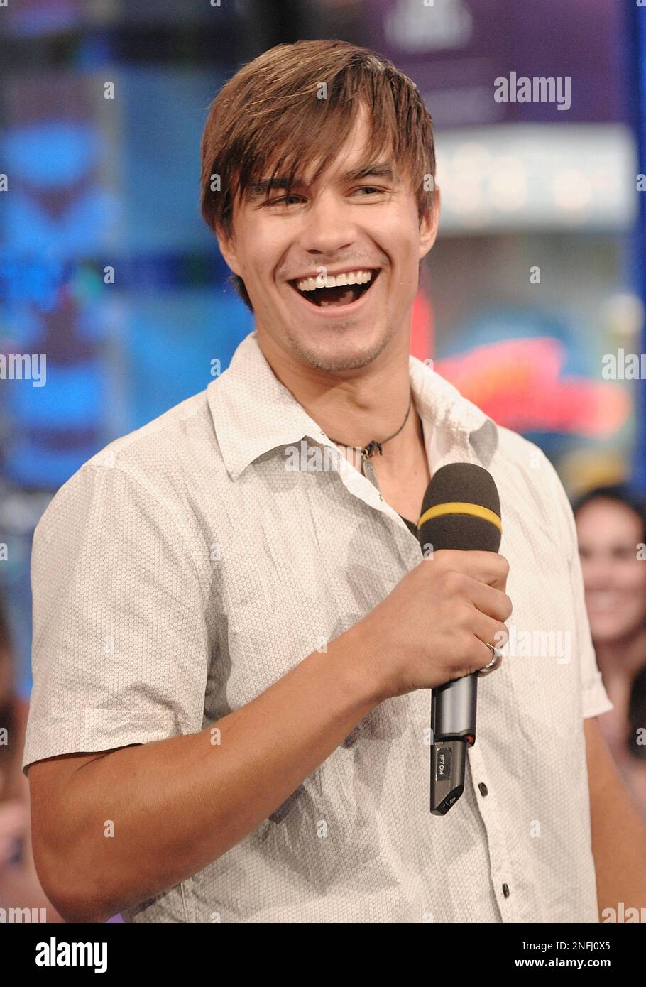 Actor - singer Rob Mayes from MTV's "The American Mall" television show ...
