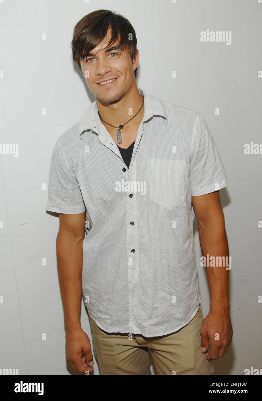 Actor - singer Rob Mayes from MTV's "The American Mall" television show ...