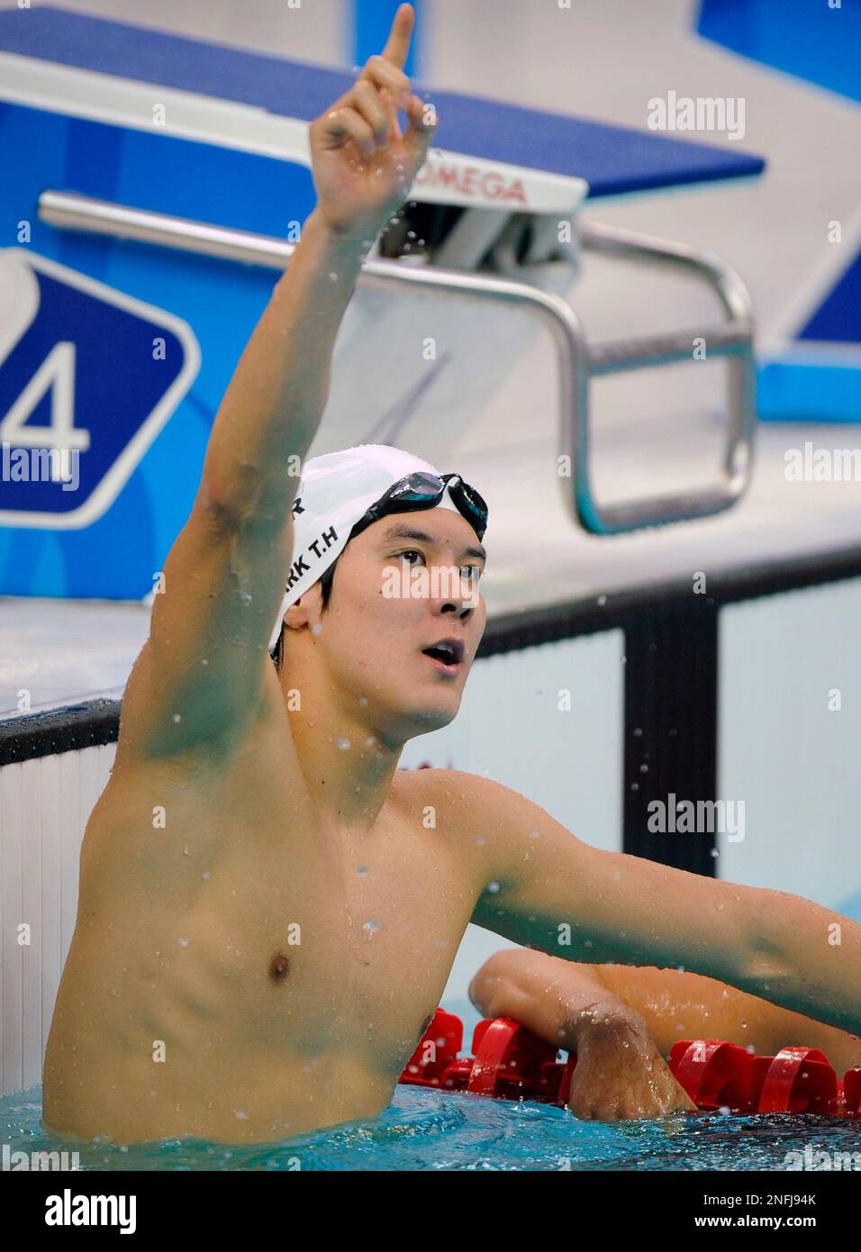 South Korea's Park Taehwan celebrates after winning the gold medal in ...