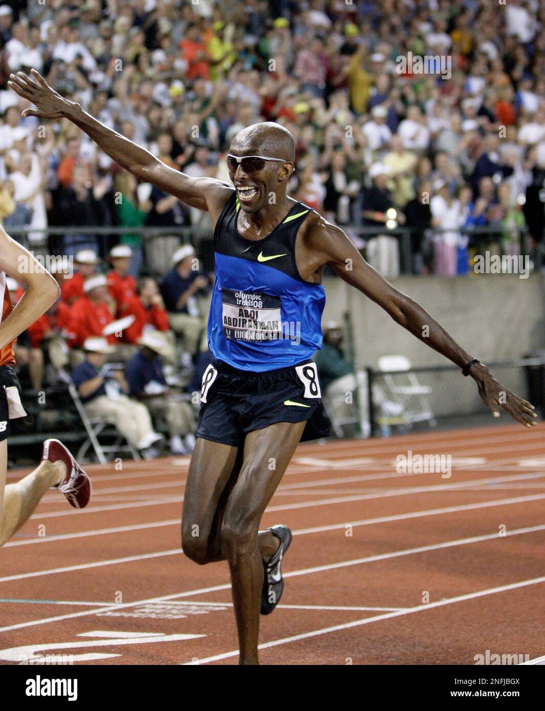 Abdi Abdirahman Crosses The Finish Line To Win The Men S 10000 Meter
