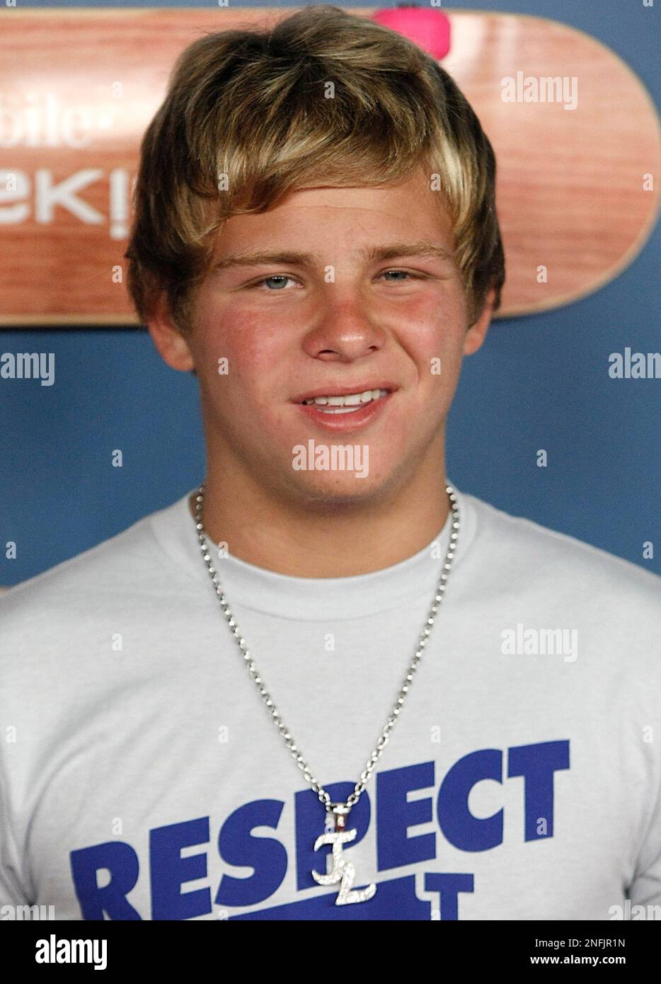 Actor Jonathan Lipnicki poses on the press line at the T-Mobile ...