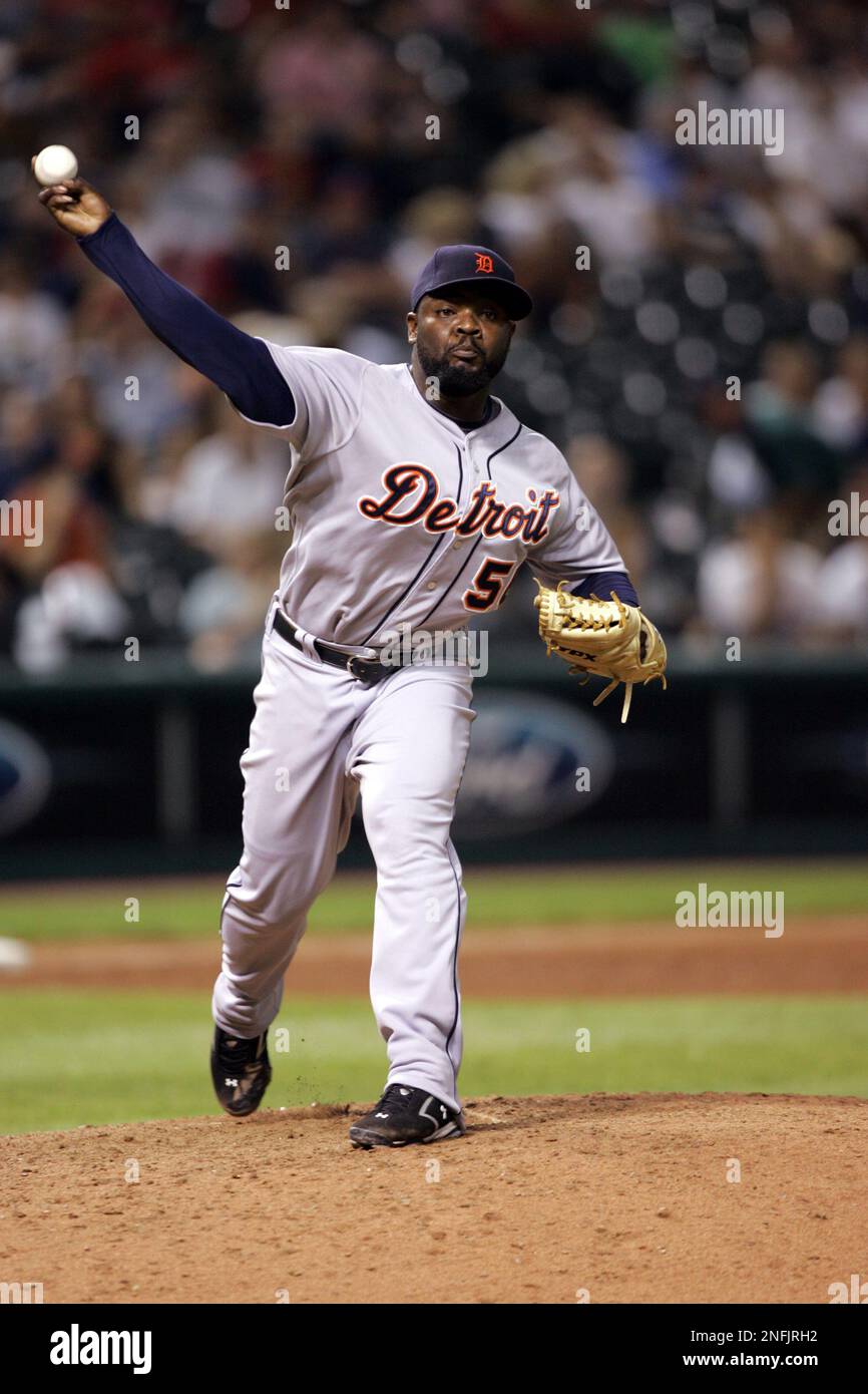Detroit Tigers relief pitcher Fernando Rodney throws to first to old ...