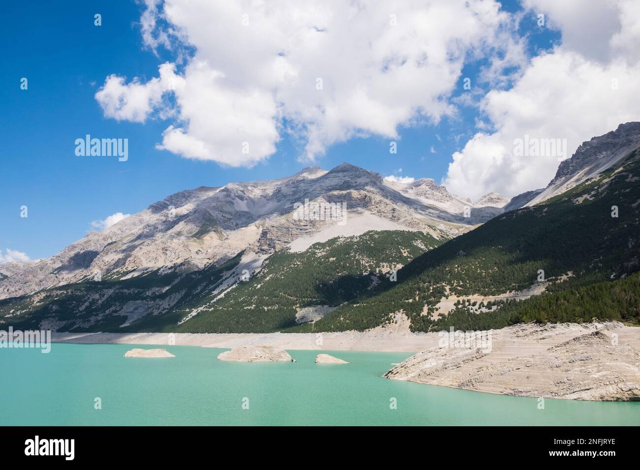 Geography travel italy lakes hi-res stock photography and images - Alamy