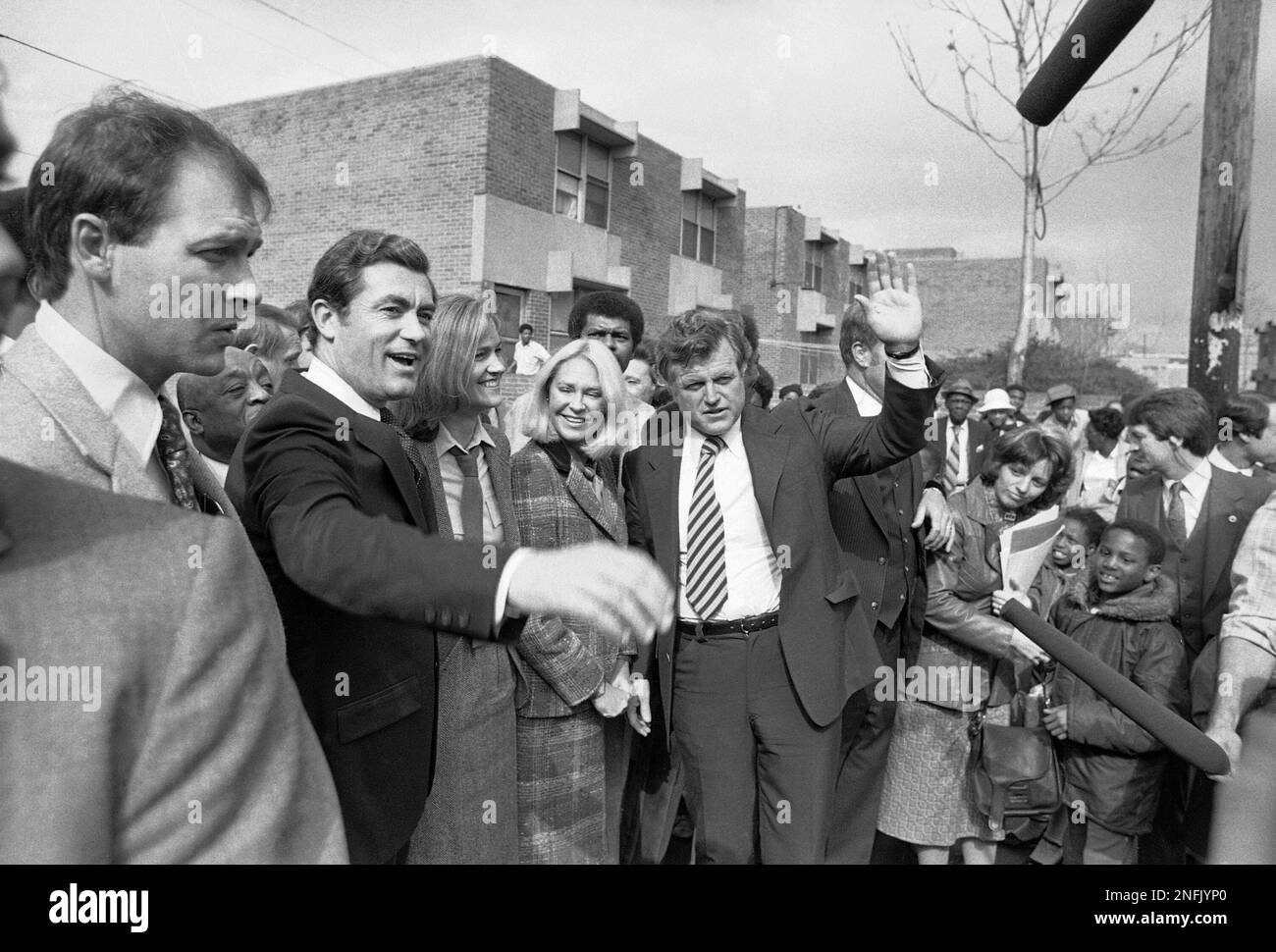 Philadelphia Mayor Bill Green, second from left, and his wife, Pat ...